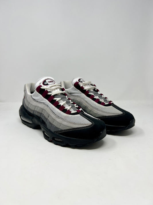 Footwear – The Stash